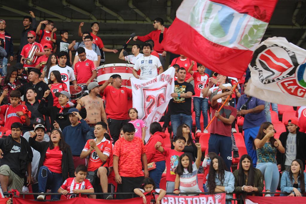 [FOTOS] Hinchas caleranos realizaron “banderazo” de apoyo antes de ...