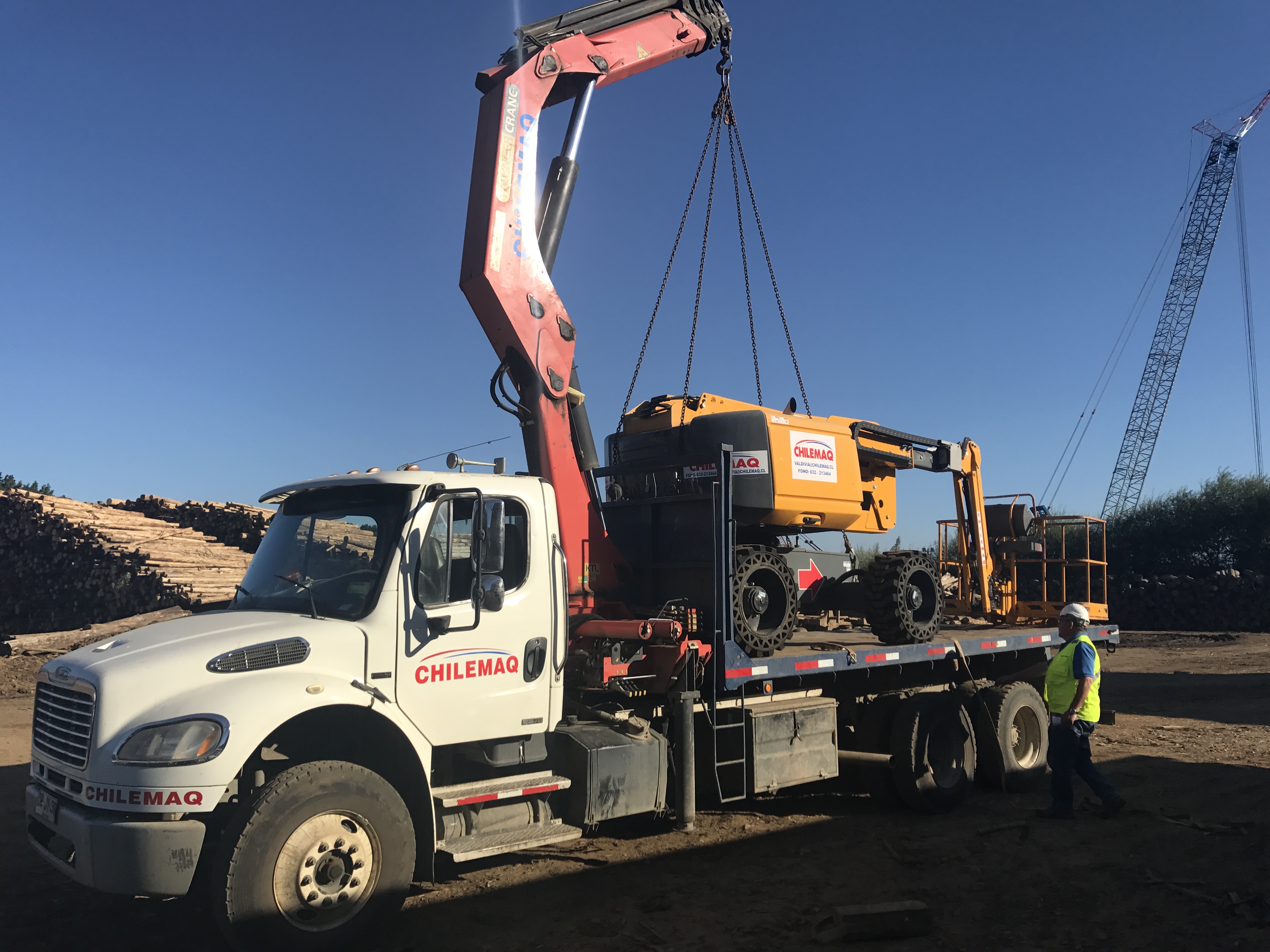 camion pluma | El Observador