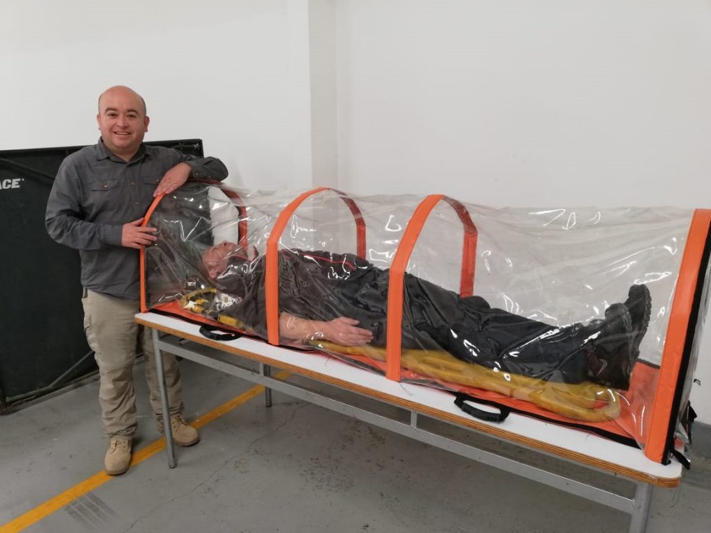 Villalemanino creó cápsula especial para trasladar a contagiados por ...