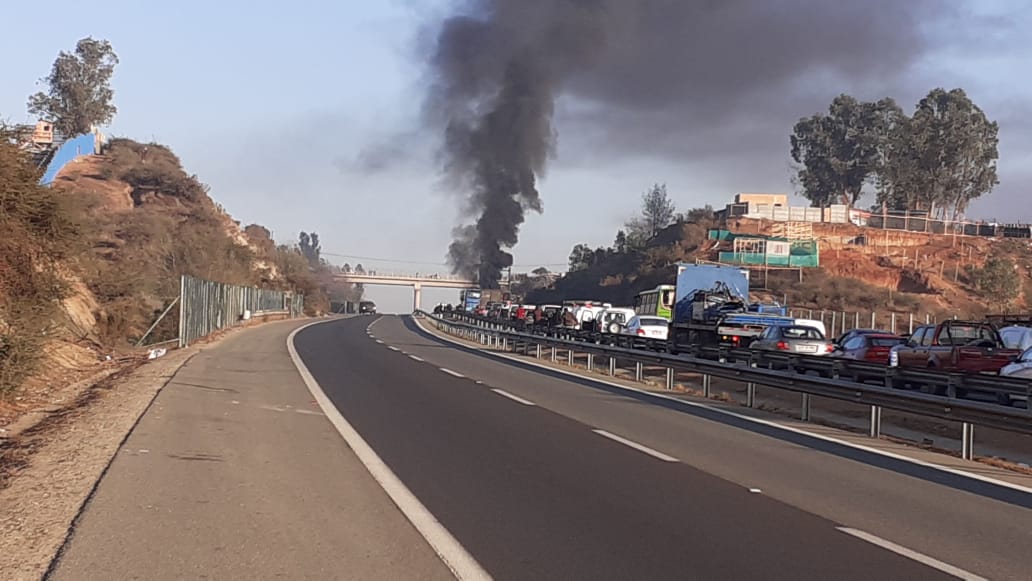 [FOTOS] Barricadas y enfrentamientos impiden el tránsito en el Troncal ...