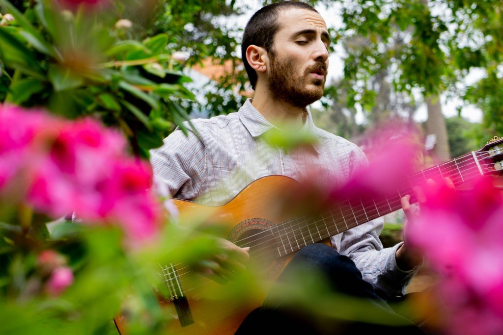 Benjamín López debuta como cantautor con su primer single “Intuición guía”