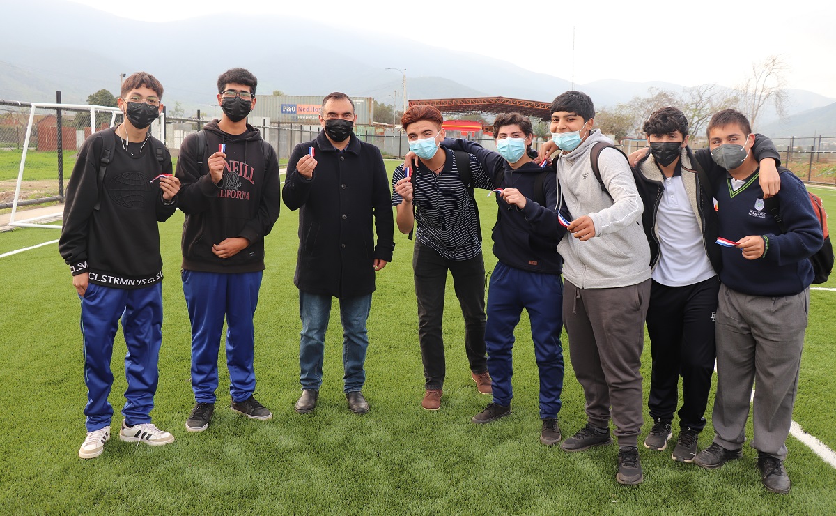La Ligua: Liceo Pulmahue inauguró cancha sintética de futbolito