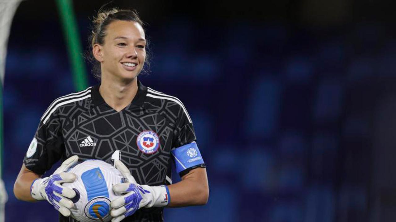 Tiane Endler es elegida como la mejor arquera del mundo