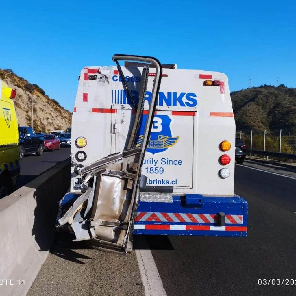 Cuatro vehículos sufren colisión múltiple en el Troncal Sur