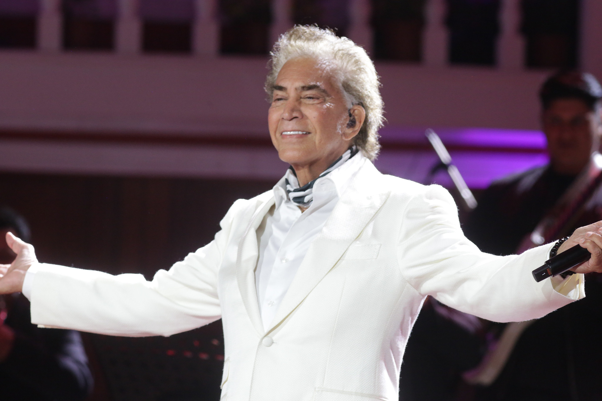 “El Puma” brilló con sus clásicos románticos en El Patagual