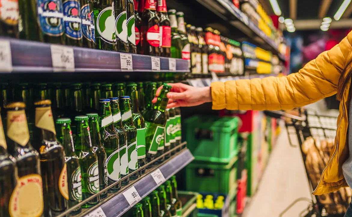 La cerveza la lleva: encuesta revela qué beben y cuánto gastan los ...