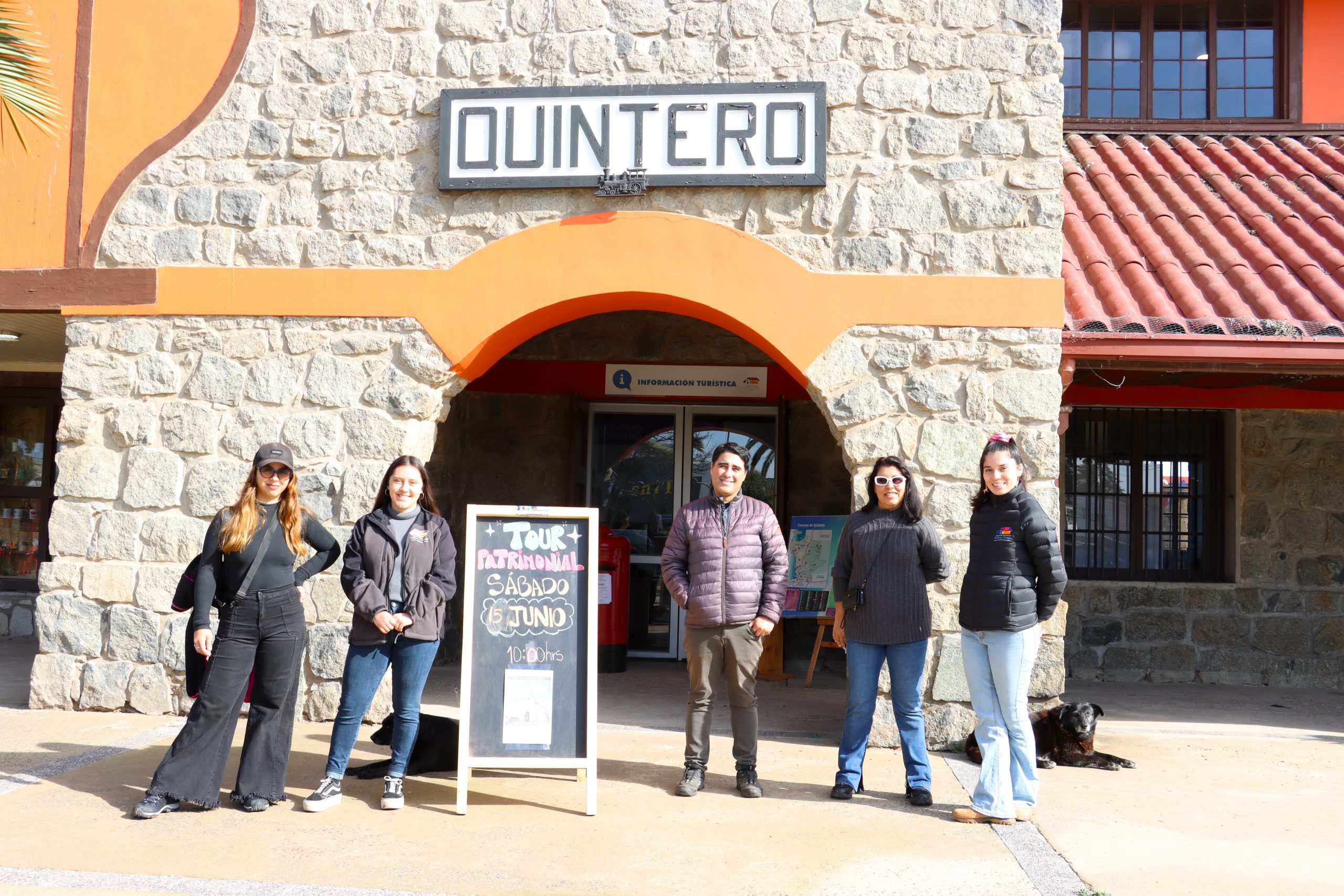 [FOTOS] Realizan “City tour” patrimonial en Quintero