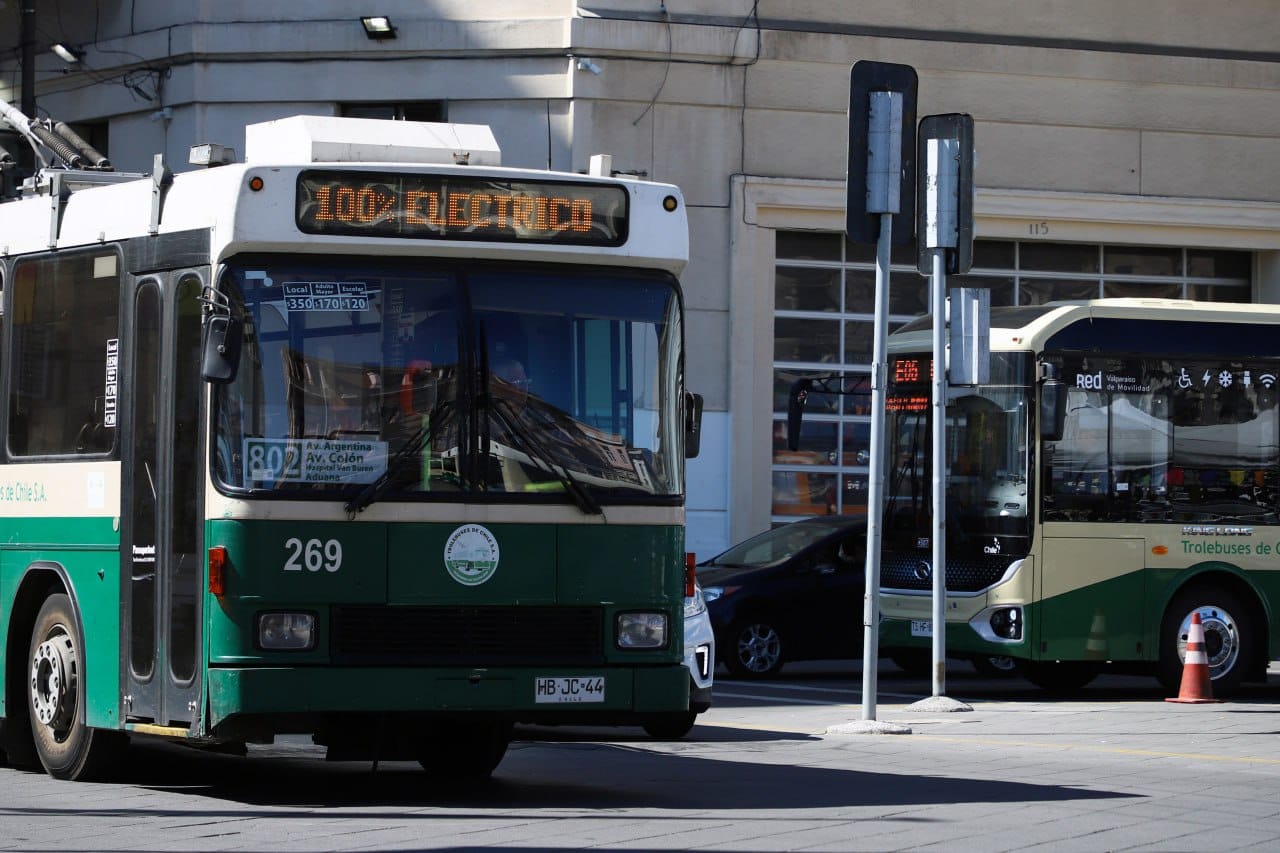 Buses eléctricos: Inauguran dos nuevos servicios en Valparaíso